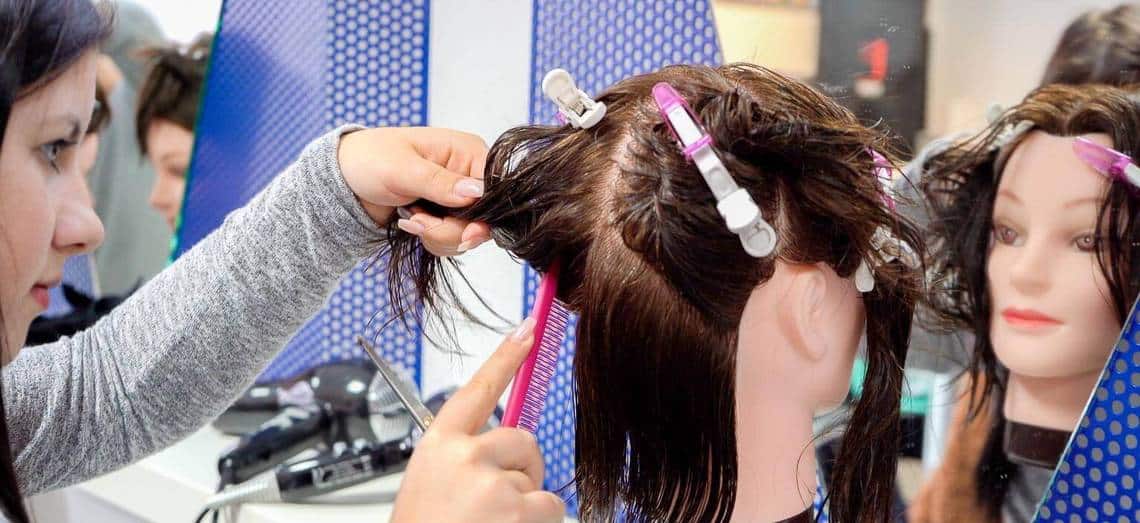 Ausbildung zum Friseur 2025 | Friseurausbildung bei Velly Blue